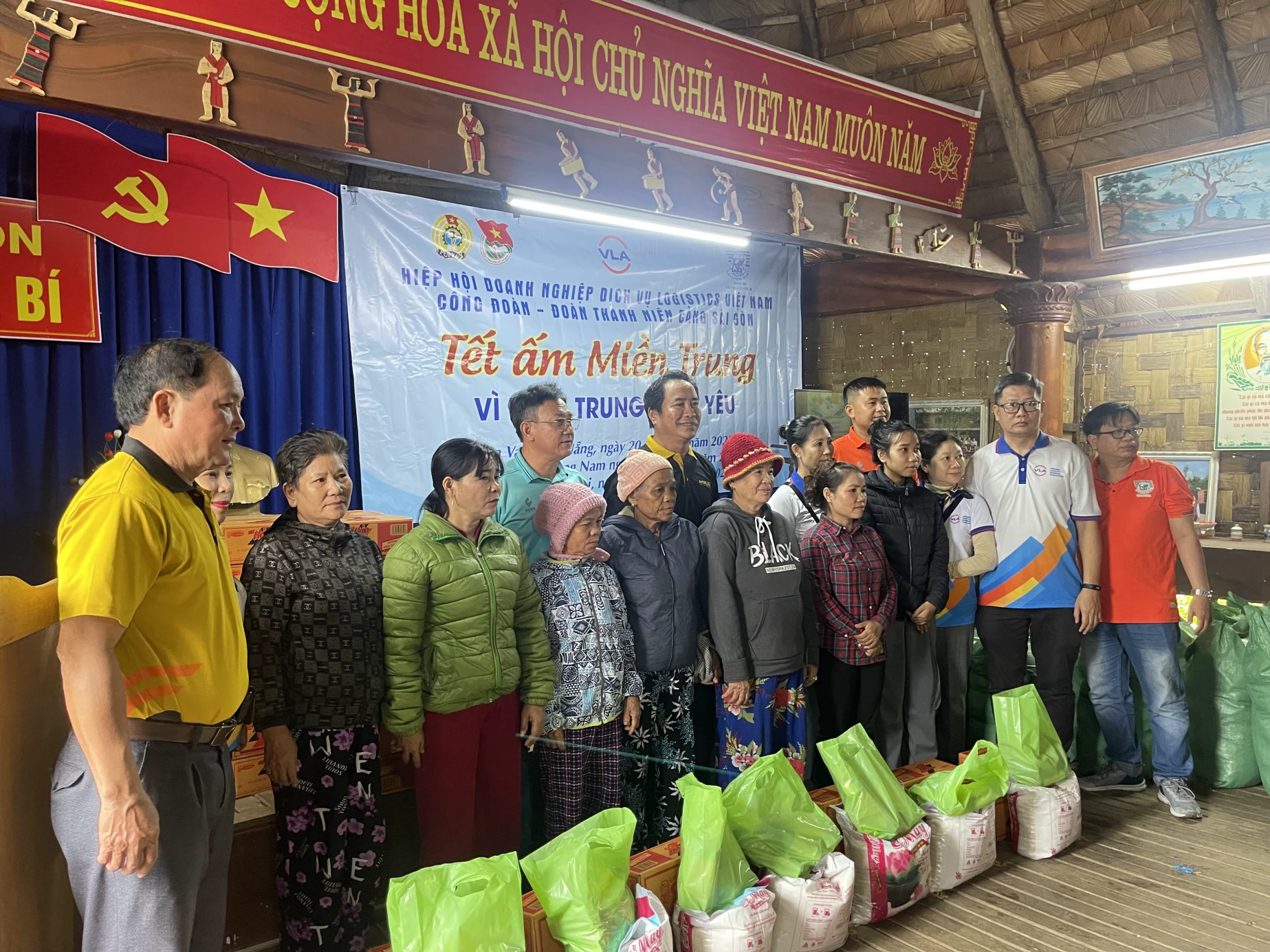 InterLOG đồng hành cùng VLA trong chương trình thiện nguyện: Tết ấm ...