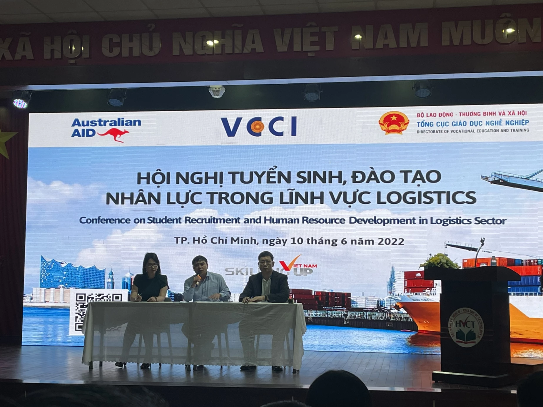 Strengthen the training of logistics human resources